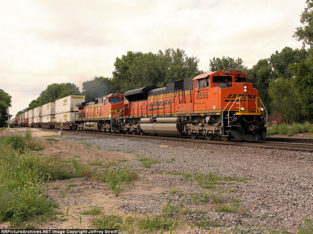 BNSF 8555